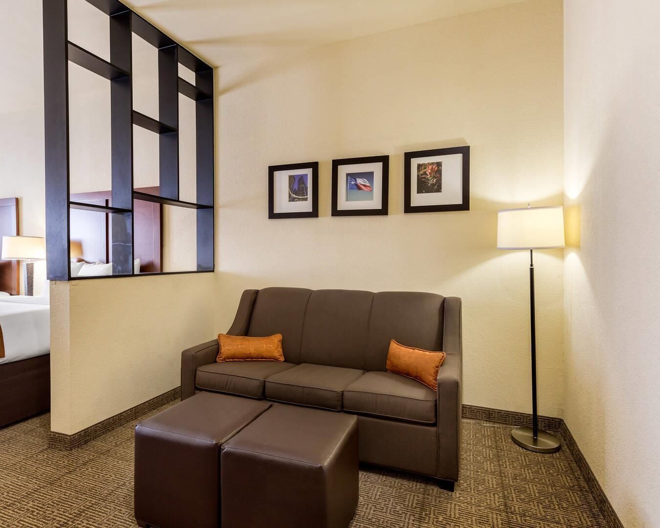 Suíte, para não fumantes | Escrivaninha, espaço de trabalho para notebook