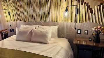 Quarto Design, 1 cama king-size e sofá-cama, Vista para a cidade | 1 quarto, roupa de alta qualidade, edredões de penas