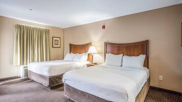 Secretária, ferro/tábua de engomar, Wi-fi grátis