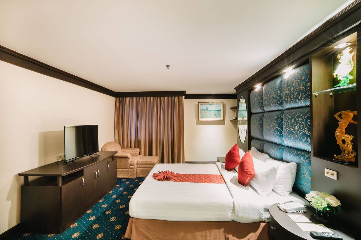 Roupa de alta qualidade, minibar, cofre no quarto 