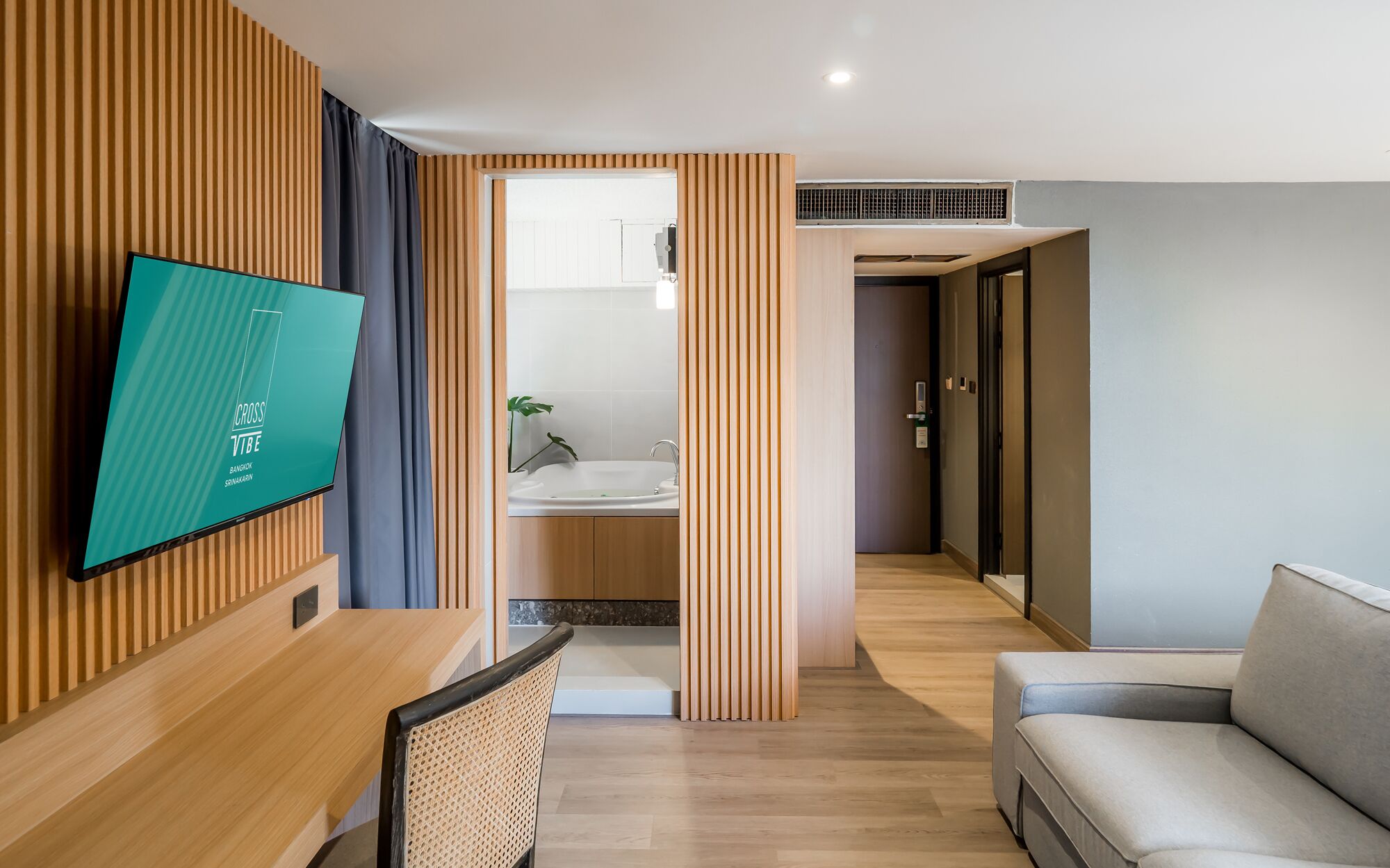 Deluxe Jacuzzi | Roupa de alta qualidade, minibar, cofre no quarto 