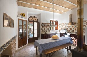 Vila família, 3 quartos | Cozinha privada | Máquina de café expresso, chaleira elétrica