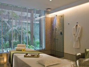Sauna a vapor, massagens