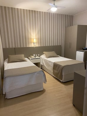 Quarto Quádruplo Deluxe | Minibar, berços/camas para crianças grátis, Wi-fi grátis 