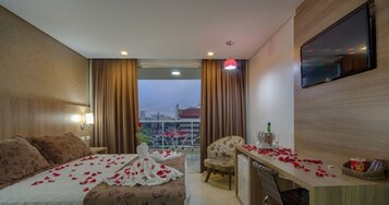 Suite Presidente | Roupa de alta qualidade, minibar, cofre no quarto, secretária 