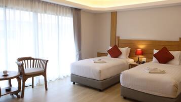 Quarto casal ou duplo superior | Frigobar, cofres nos quartos, escrivaninha, cortinas blackout