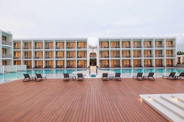 Patong Beach Hotel By See2sea - Patong Beach