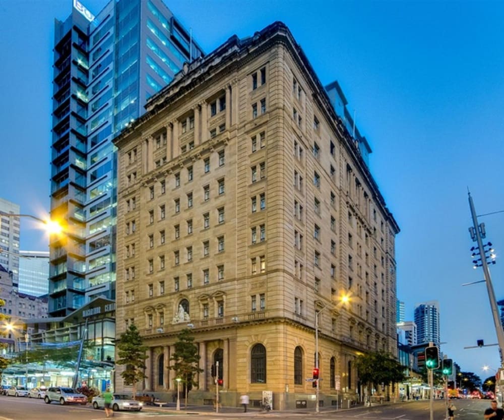 Macarthur Chambers - Spring Hill
