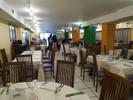 Pequeno-almoço continental incluído 