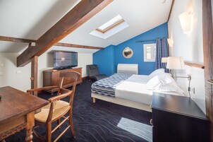 Suíte família (For 4 persons) | Frigobar, cofres nos quartos, quartos à prova de som, Wi-Fi de cortesia