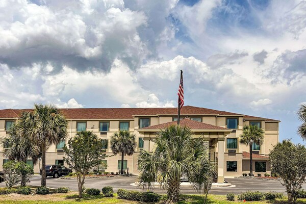 Comfort Inn & Suites Panama City North - Panama City, FL