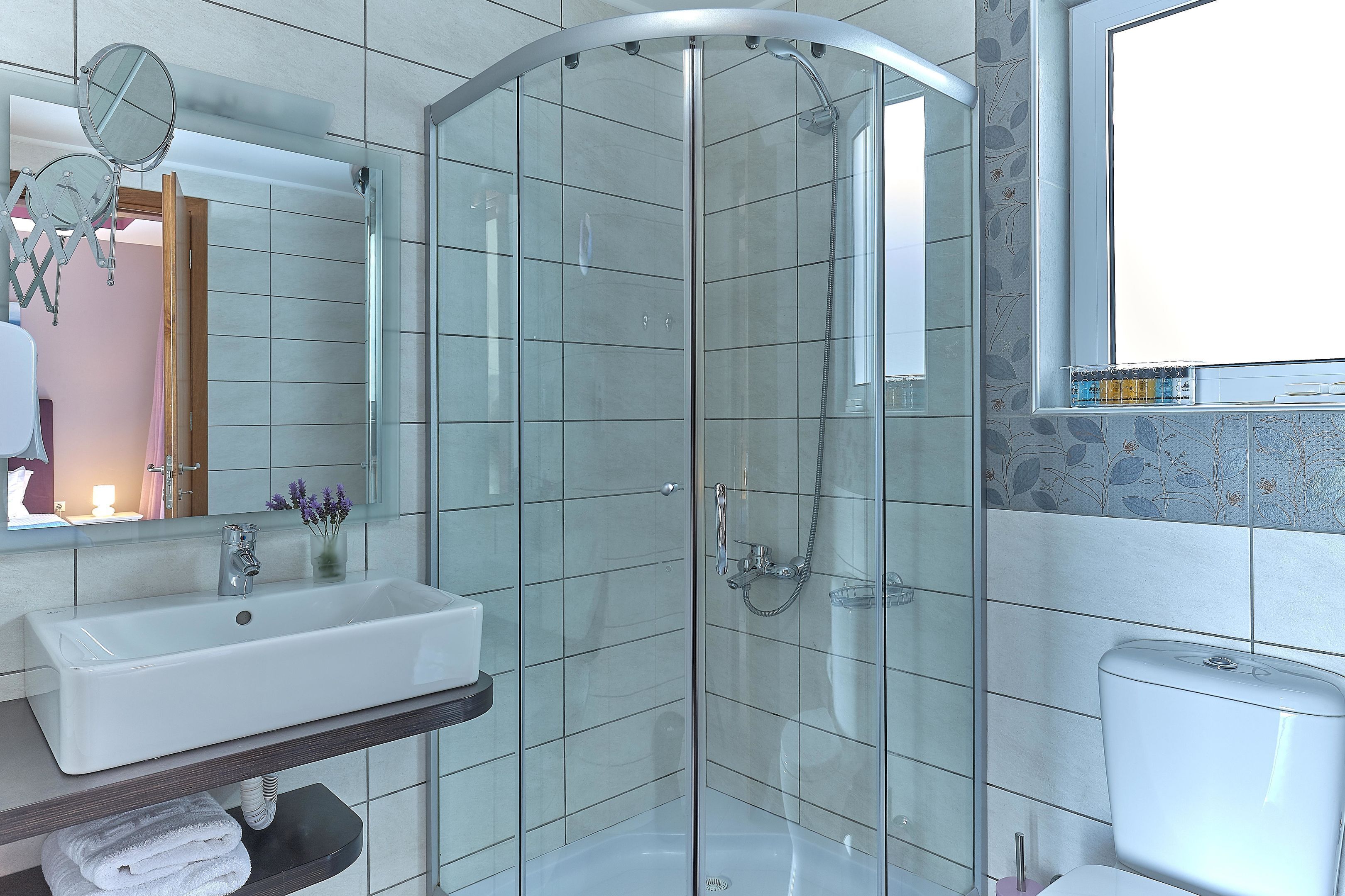Bangalô exclusivo, piscina particular | Banheiro | Chuveiro, produtos de toalete grátis, secador de cabelo 