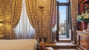 Quarto Duplo Deluxe (San Marco View) | Minibar, cofre no quarto, com decoração personalizada