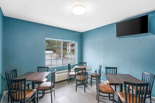 Pequeno-almoço diário incluído 