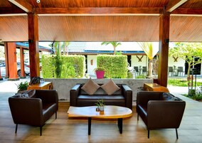 Área de estar no saguão