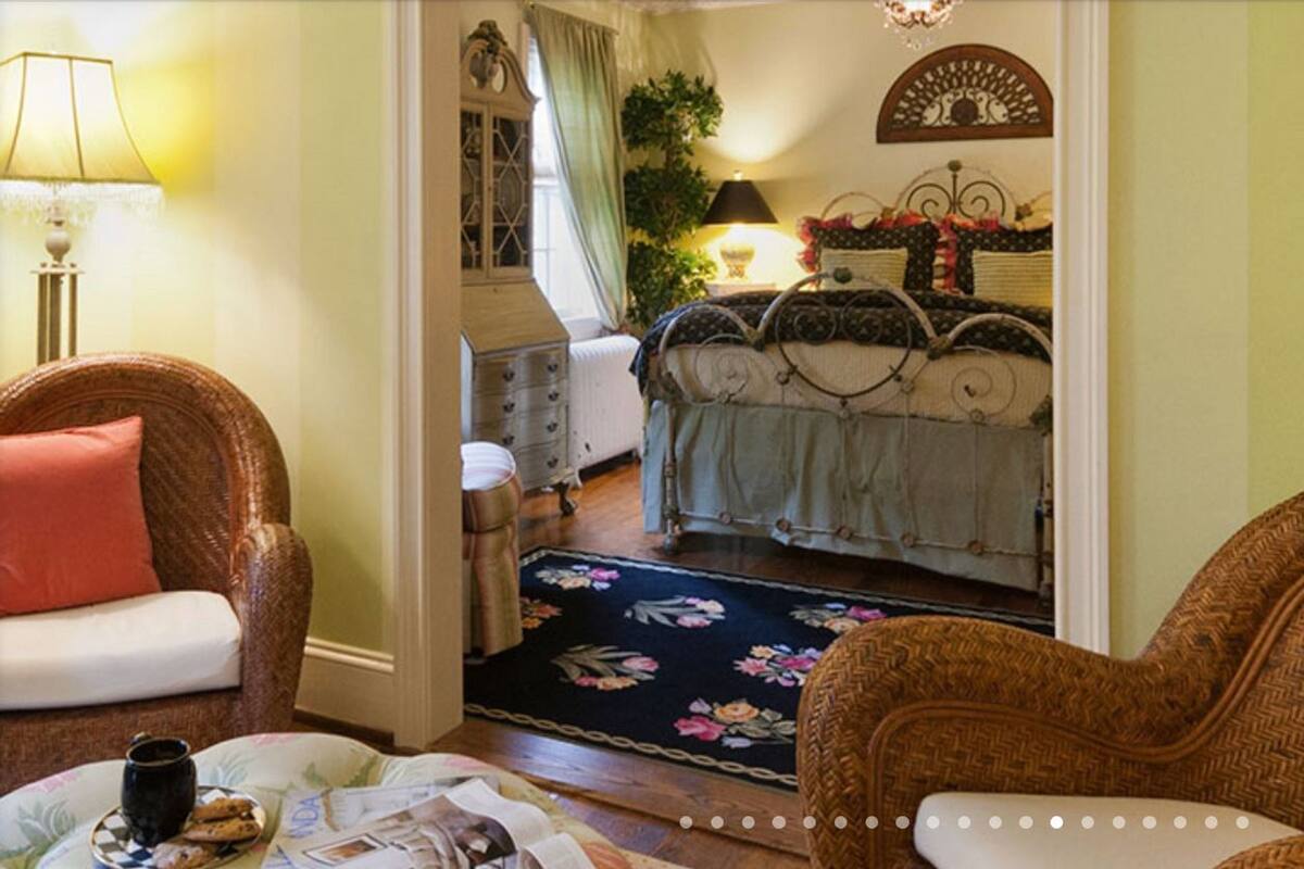 Suite, 1 cama queen-size, casa de banho privativa | 1 quarto, roupa de alta qualidade, camas de colchão pillowtop 