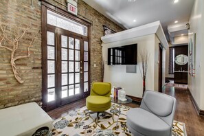 Ruby Room Reviews, Deals & Photos 2023 - Expedia