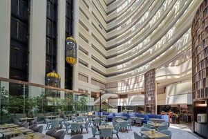 2 restaurantes, pequenos-almoços servidos, cozinha internacional 