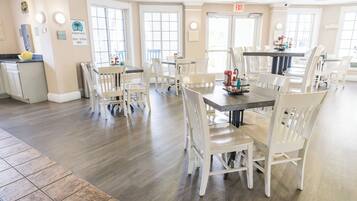 Pequeno-almoço tipo buffet diário incluído