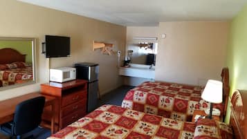 Secretária, cortinas/cortinados opacos, ferro/tábua de engomar