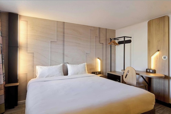 Quarto casal, para não fumantes | Escrivaninha, cortinas blackout, quartos à prova de som