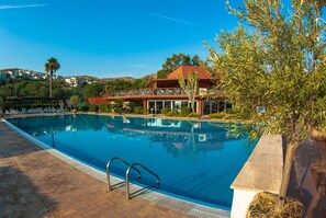 Piscina exterior sazonal