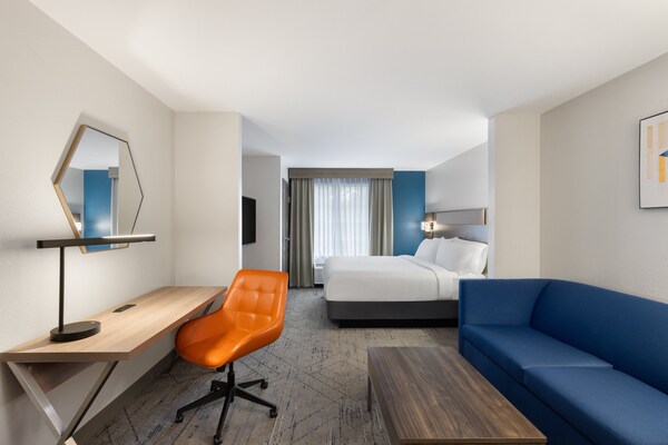 Comfort Inn & Suites Savannah Airport - Savannah, GA