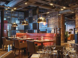 Café da manhã, almoço e jantar; culinária britânica 