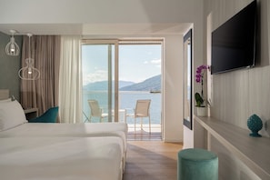 Quarto Duplo Executivo, vista para o lago | Edredões de penas, minibar, cofre com capacidade para portátil 