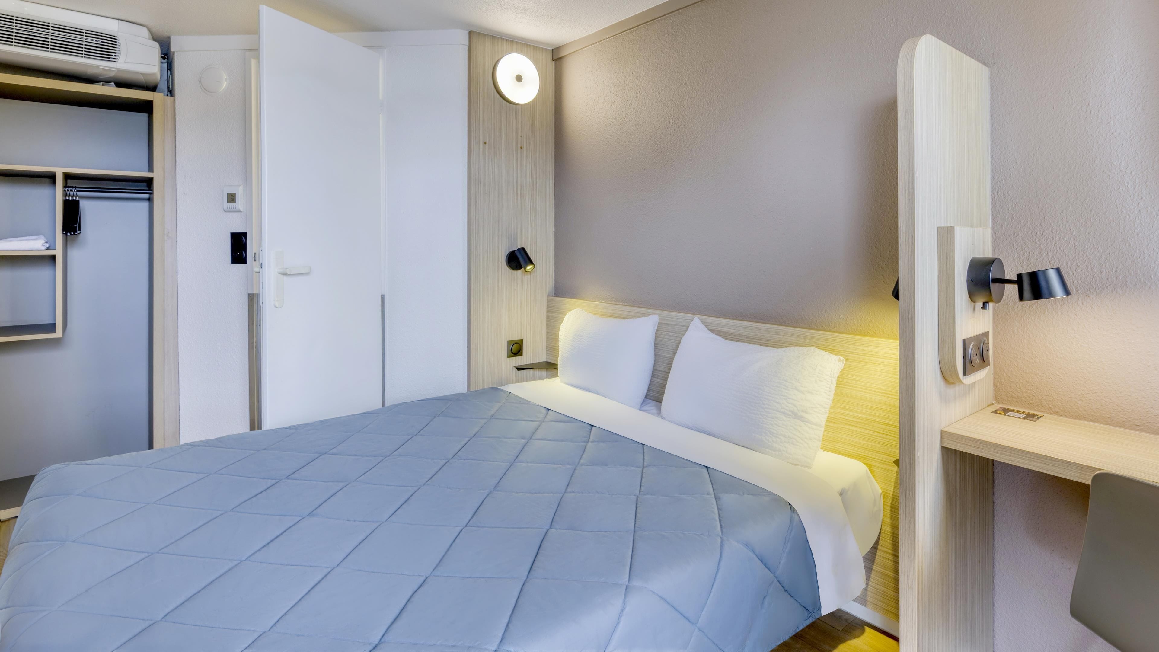 Quarto Standard, 1 cama queen-size | Secretária, cortinas/cortinados opacos, Wi-fi grátis 