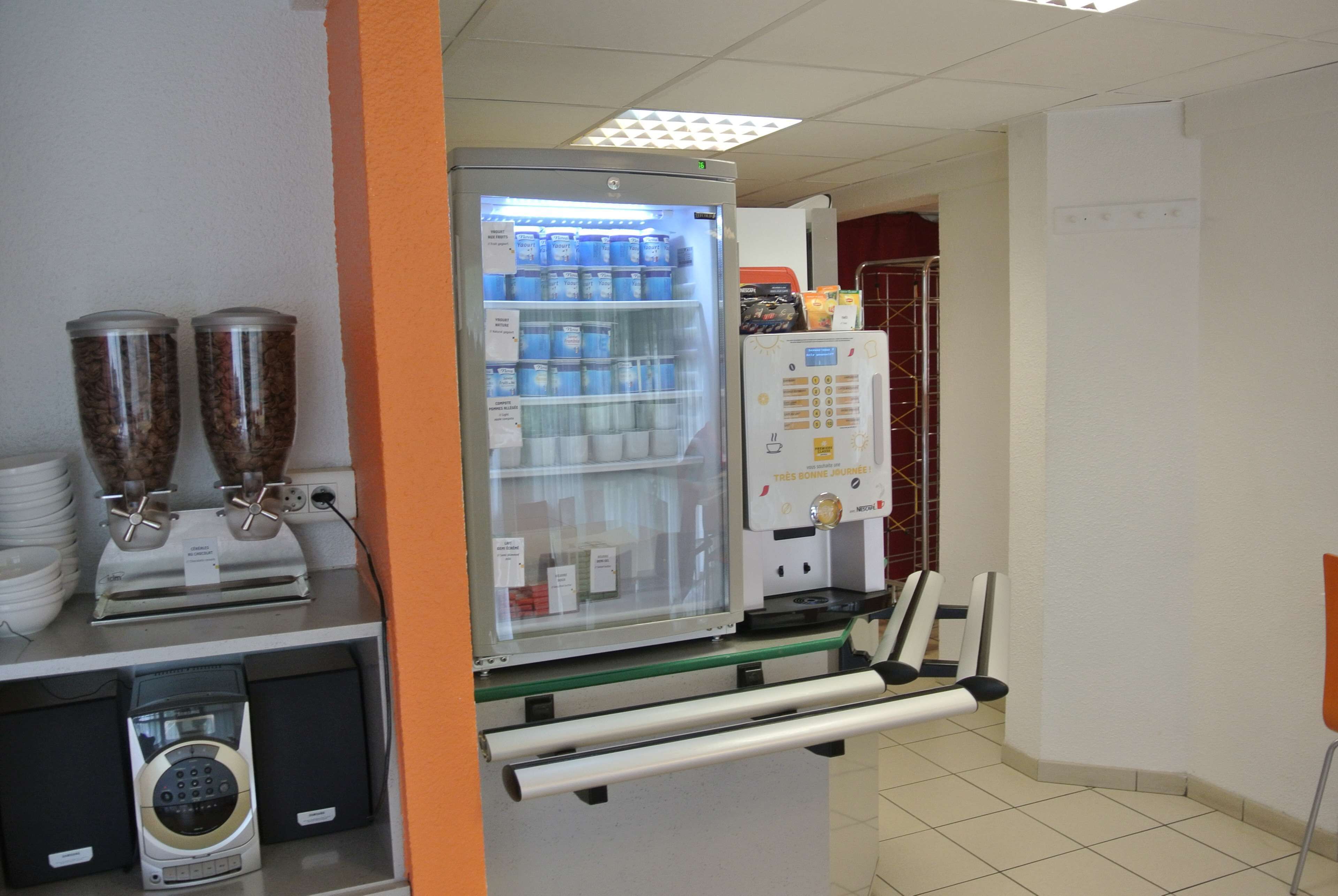 Pequeno-almoço tipo buffet diário (6.5 EUR por pessoa) 