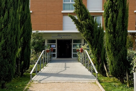 Fachada da propriedade. Residhotel les Hauts d'Andilly