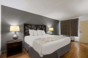 Quarto, 1 cama King, para não fumantes | Roupas de cama premium, cofres nos quartos, escrivaninha