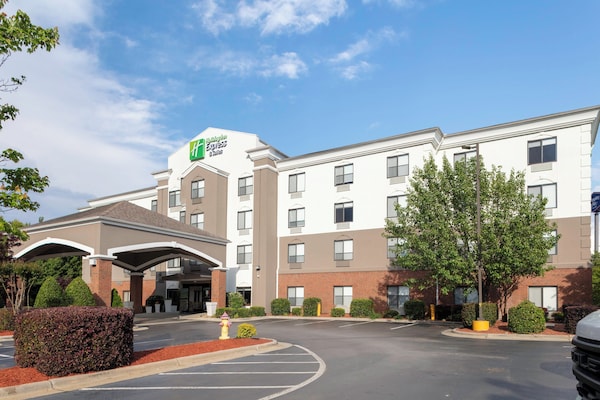 Holiday Inn Express & Suites Roanoke Rapids Se By Ihg - North Carolina
