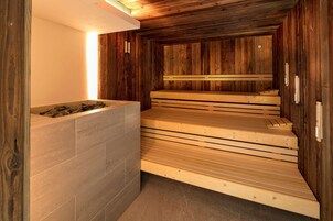 Quarto executivo, 1 cama King, para não fumantes (No Elevator Access;Larger Room) | Spa | Massagens com pedras quentes, massagens