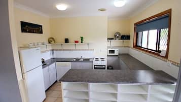 Estúdio Familiar, várias camas | Cozinha privada | Minifrigorífico, um micro-ondas, uma chaleira elétrica, uma torradeira