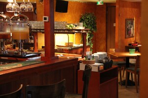 Pequeno-almoço tipo buffet diário incluído 