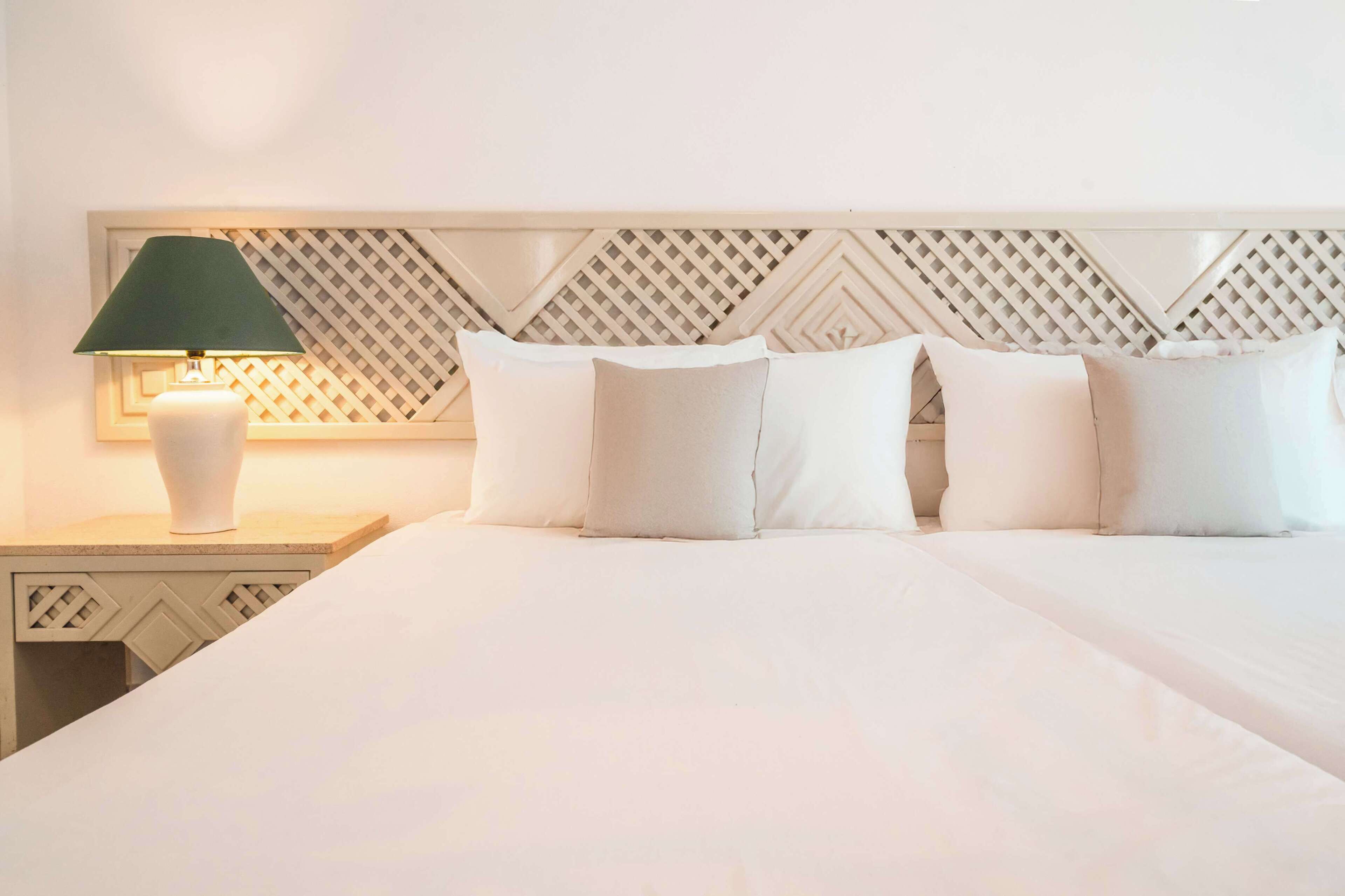 Superior Three-Bedroom Apartment | Ferros/tábuas de passar roupa, roupa de cama