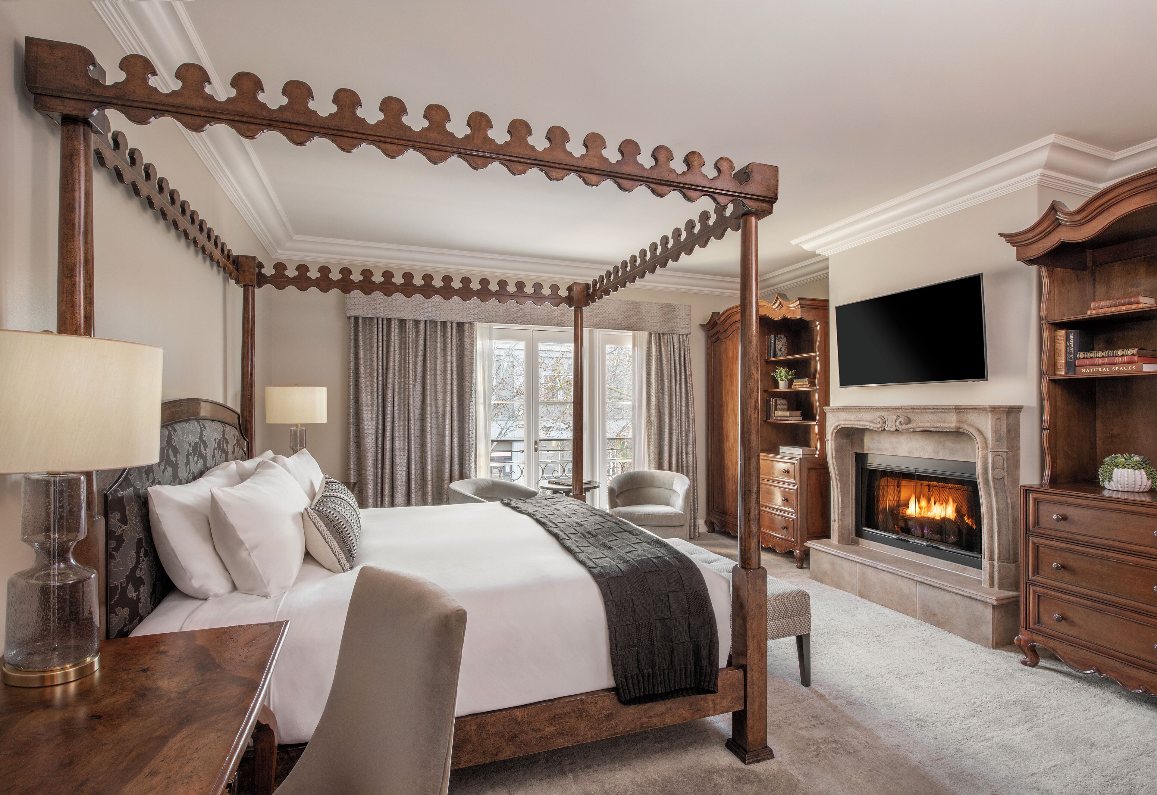 Quarto clássico | Roupas de cama premium, edredons de pluma