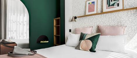 Quarto Clássico com Cama de Casal | Roupa de alta qualidade, cofre no quarto, cortinas/cortinados opacos