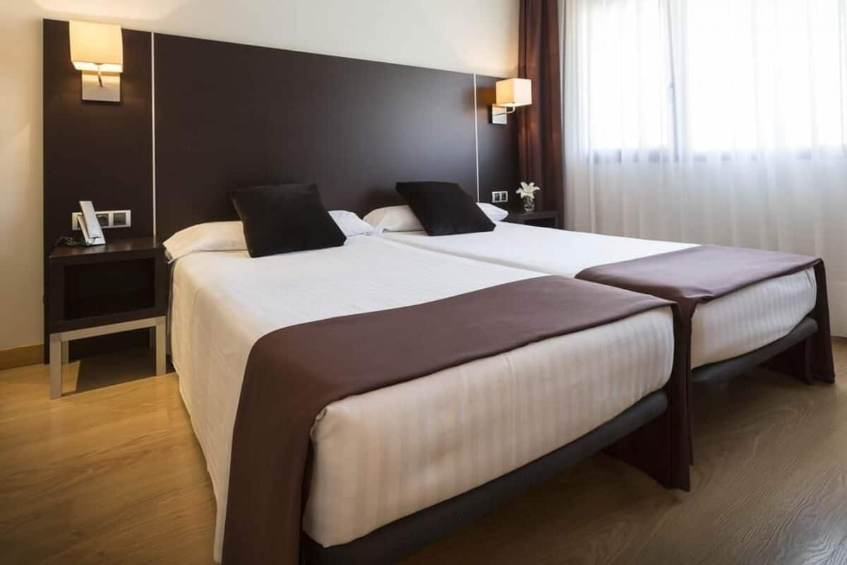 Cortinas/cortinados opacos, quartos insonorizados 
