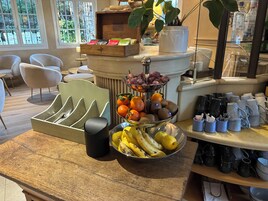 Café da manhã com buffet todos os dias (EUR 22 por pessoa) 