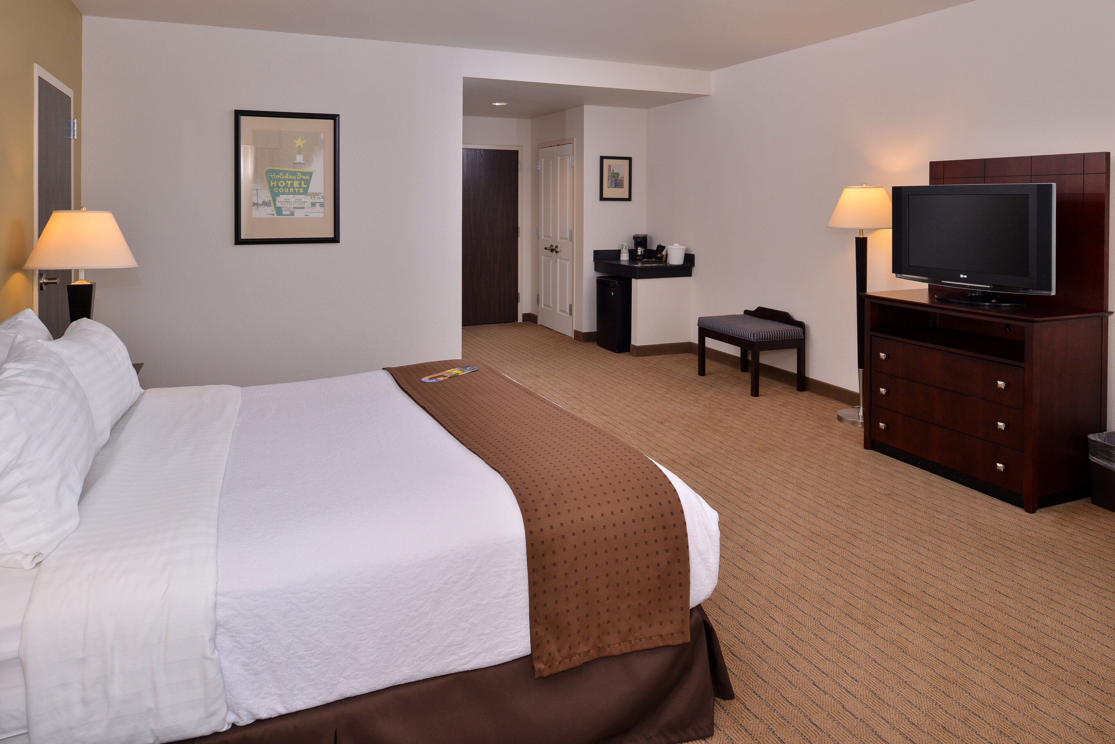 Holiday Inn Madison at The American Center, an IHG Hotel Reviews, Deals ...