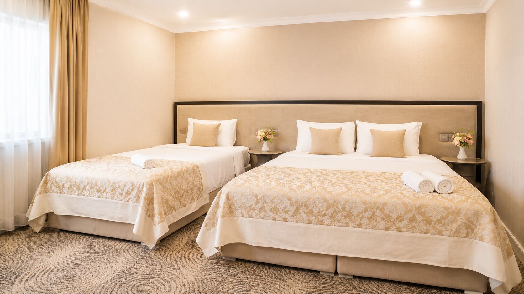 Roupa de alta qualidade, camas de colchão viscoelástico, minibar 