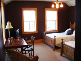 Quarto Premium | Ferro/tábua de engomar, Wi-fi grátis, roupa de cama fornecida 