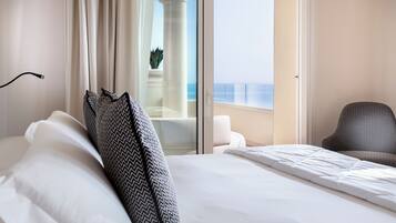 Suite de Luxo | Roupa de alta qualidade, minibar, cofre no quarto, secretária