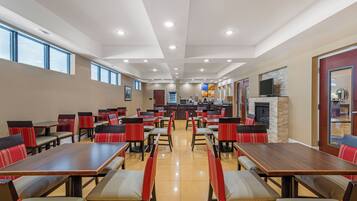 Café da manhã com buffet grátis todos os dias