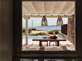 The Coast Beachfront Pavilion with Pool | Terraço/pátio