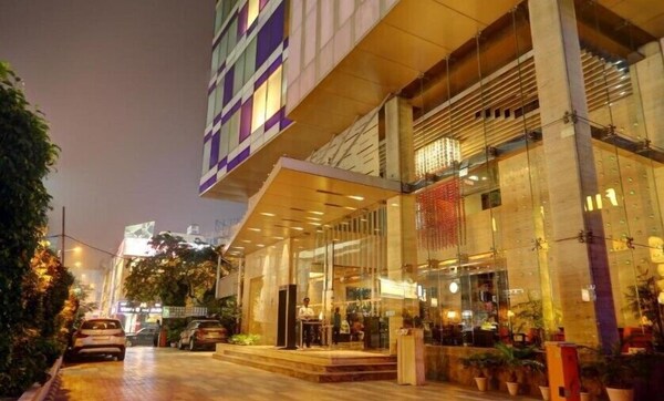 Mosaic Original, Noida - Delhi