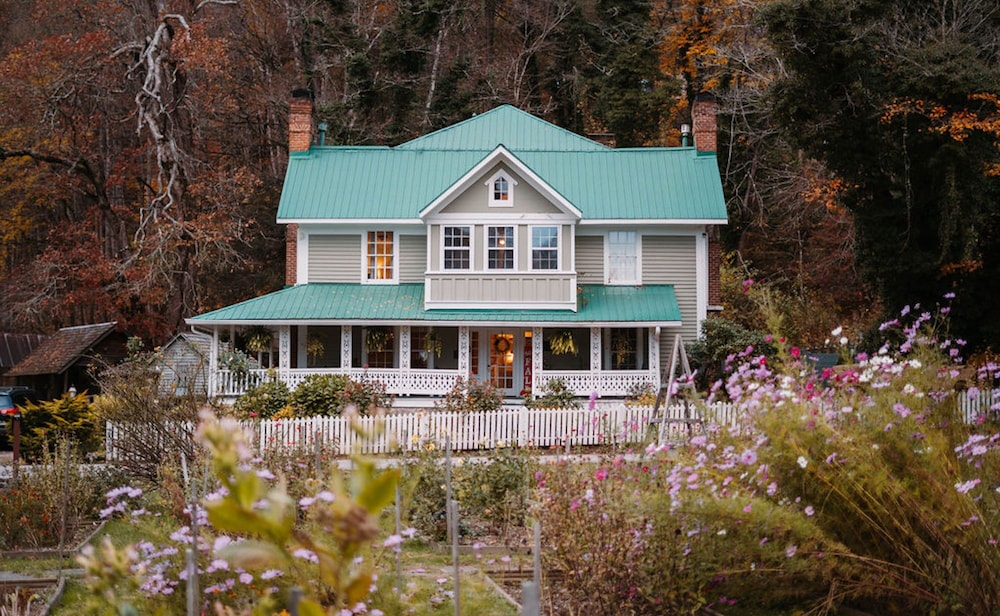 The Mast Farm Inn - Valle Crucis, NC